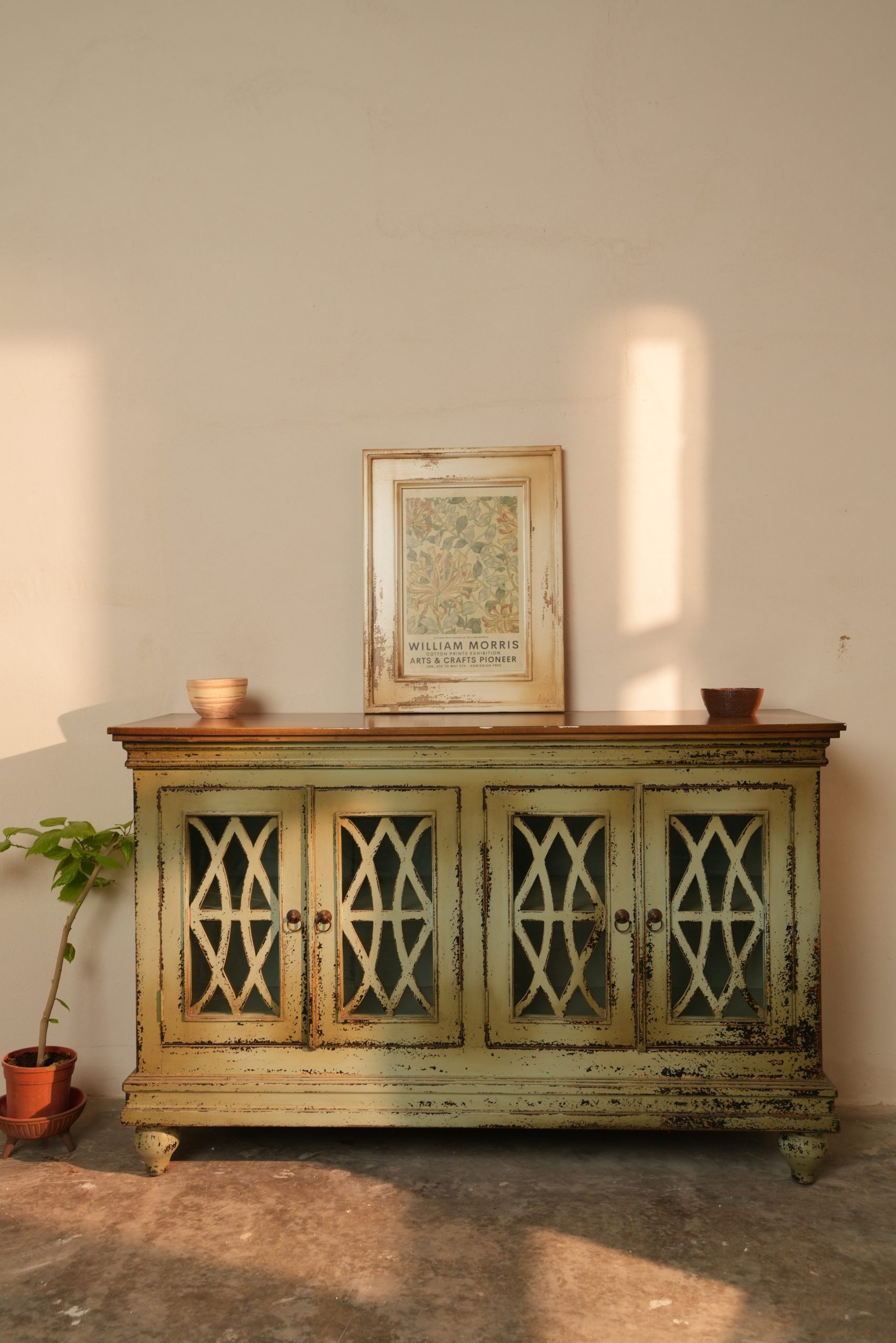 The Transparency Wardrobe – The Best Of Mta3